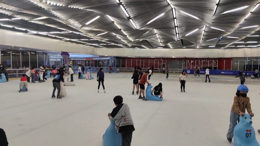 Ice Skating for the First Time: SM Skating Megamall - Jaye Travels